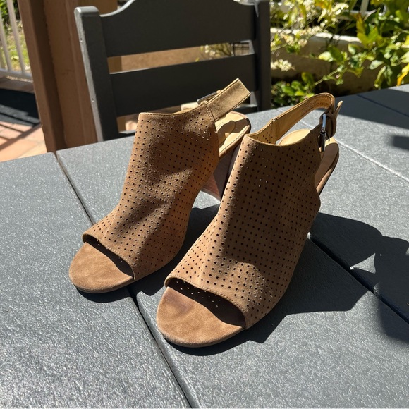 Adam Tucker | Shoes | Adam Tucker Heels | Poshmark